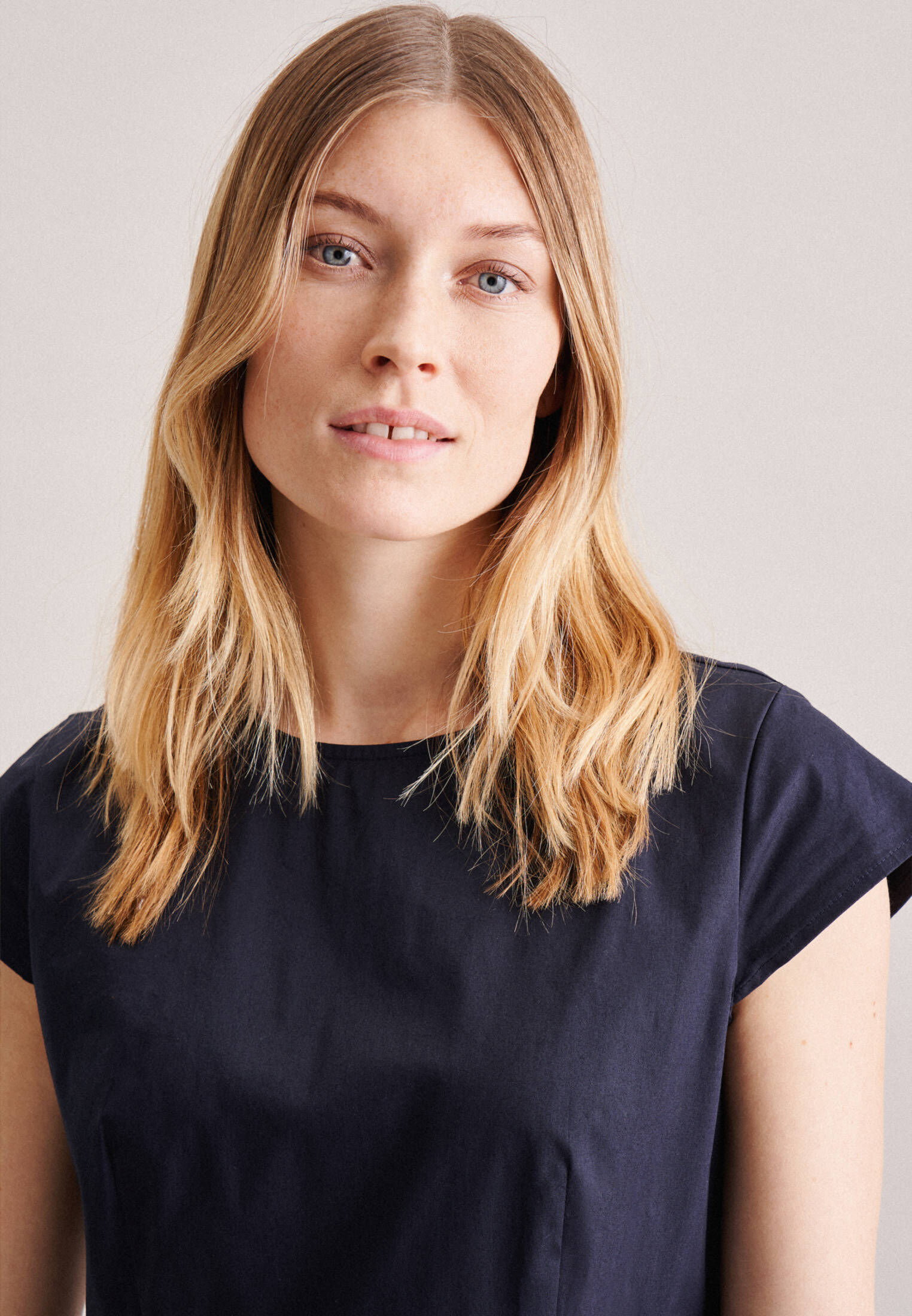 Damen Kleid Schwarze Rose